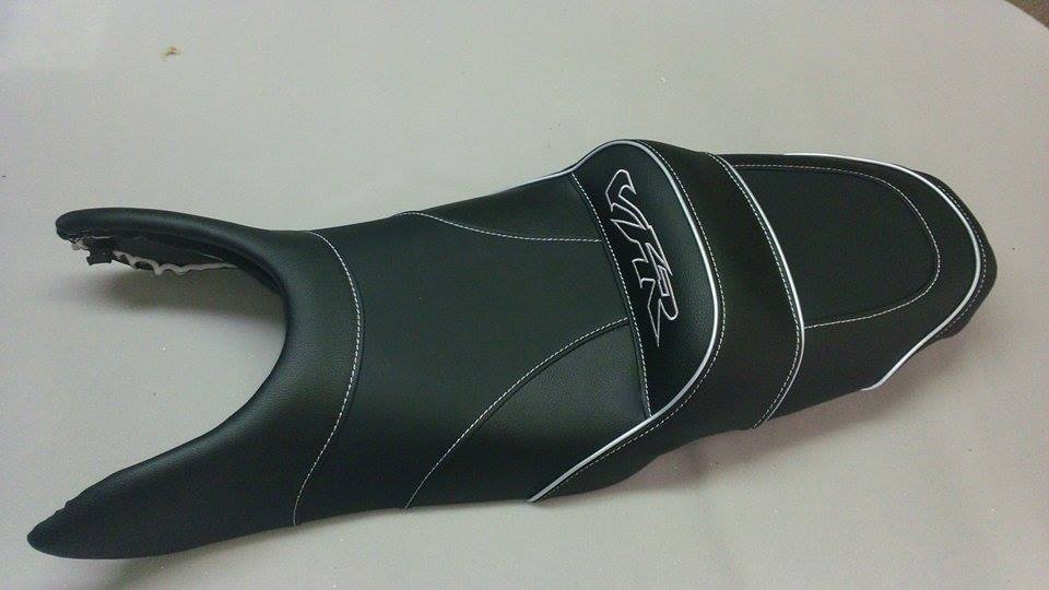 Sitz neu beziehen mit Stickerei für Honda VFR 800 Fi 98-01 ...